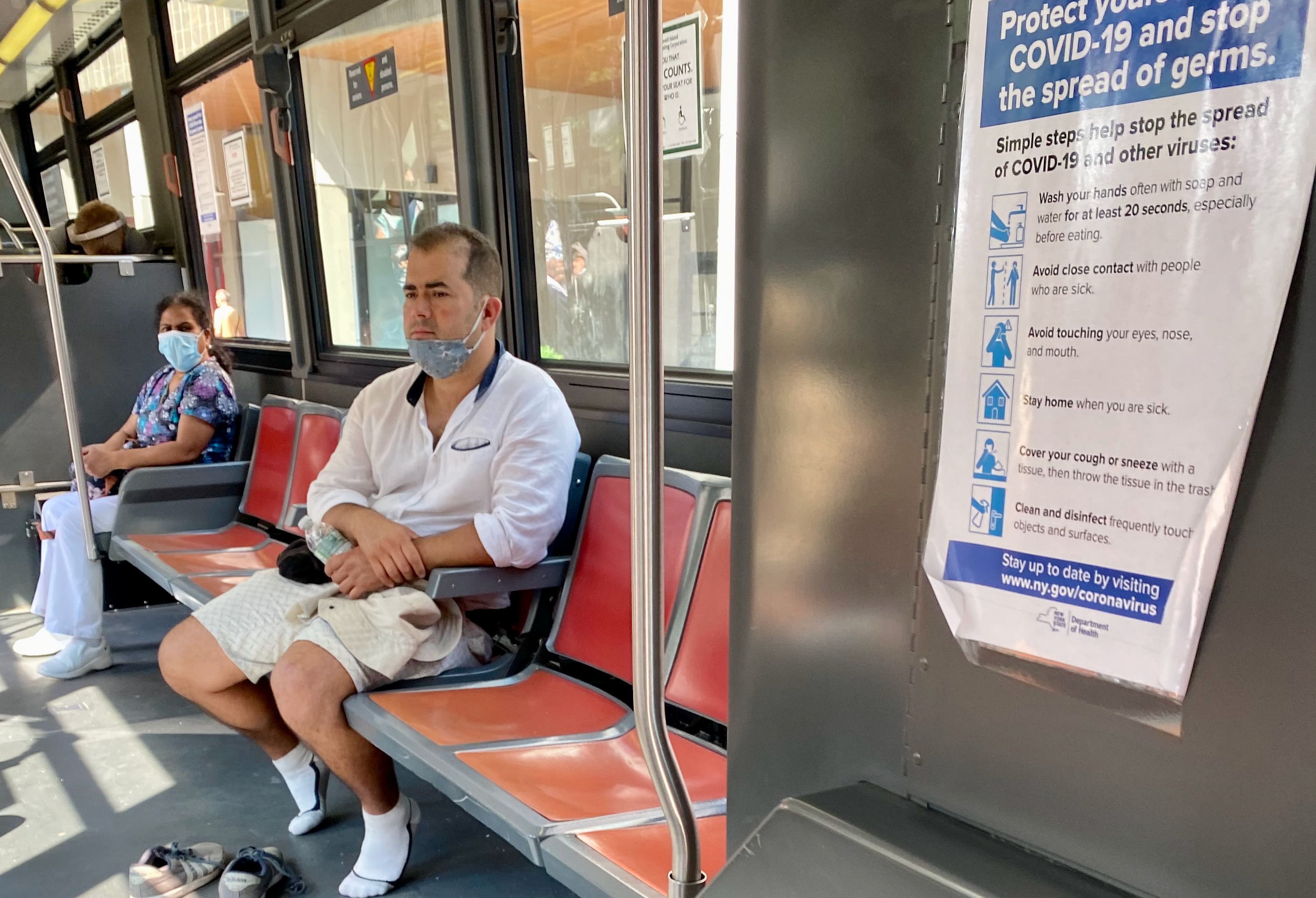 Spotted on Main Street: A New Red Bus Trend — Roosevelt Island, New ...