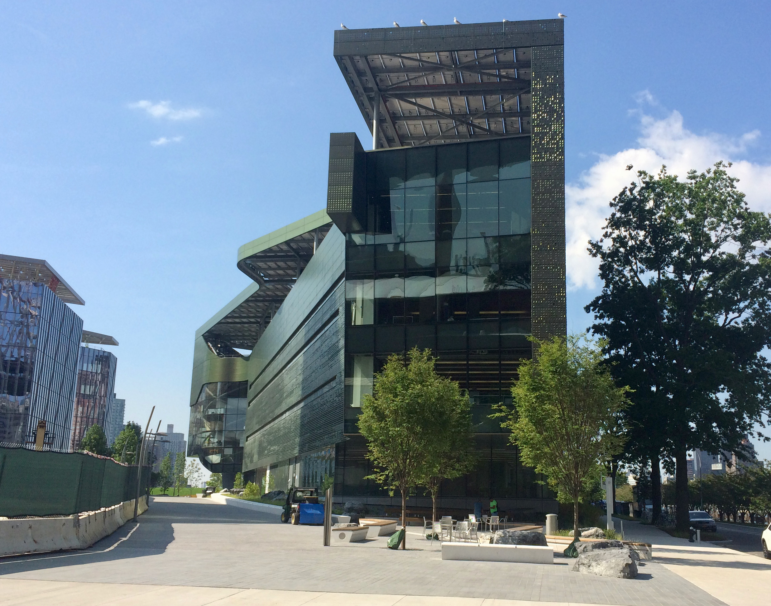 Roosevelt Island, New York, Daily News — Manhattan's little, quieter ...